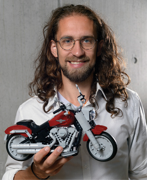 A Ton of Bricks – Cornell Alumni Magazine